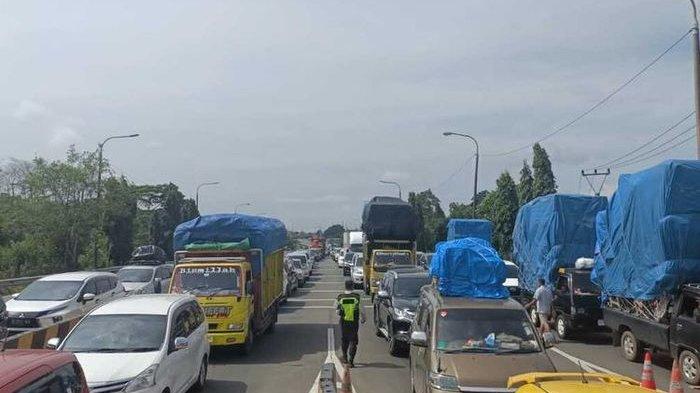 Pemudik Sudah Terjebak Macet 5 Lima Jam, Antrean ke Pelabuhan Merak Banten 9 Kilometer ...
