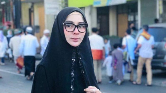 Kisah Sarah Vi Tak Bertemu Anak Selama 20 Tahun, Pernah Beri Kado Lewat ...