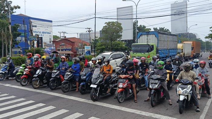 H-6 Lebaran, Jalur Pantura Cirebon Masih Lancar, Banyak Pemudik Tunda Pulang Demi Timnas ...