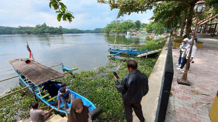 Asyiknya Naik Perahu Wisata di Situ Gede Kota Tasikmalaya, Cukup Bayar ...