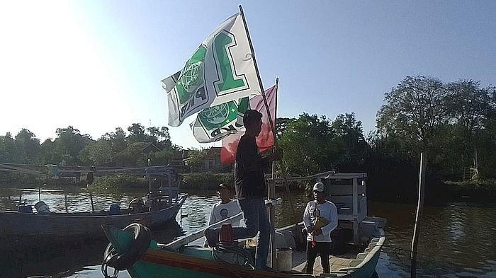 Nelayan Indramayu Inisiatif Hiasi Perahu dengan Bendera PKB Demi Sambut ...