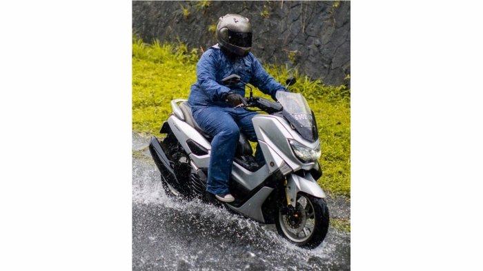 Tips Berkendara di Musim Hujan dengan Sepeda Motor Matik - Tribunjabar.id
