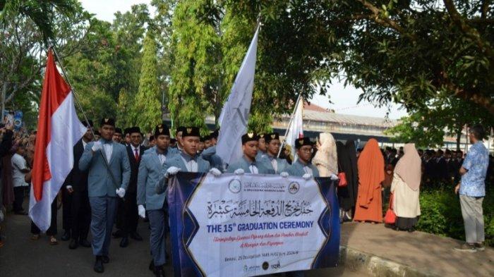 Bertabur Prestasi, AL BINAA IBS Wisuda 131 Santri Putra - Tribunjabar.id