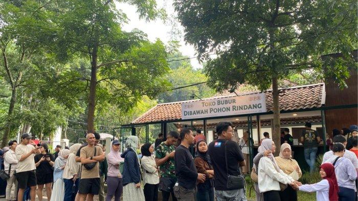Viral Bubur DPR, Taman Cibeunying, Bandung, Pengunjung Rela Antre untuk Nikmati Bubur Kanton ...