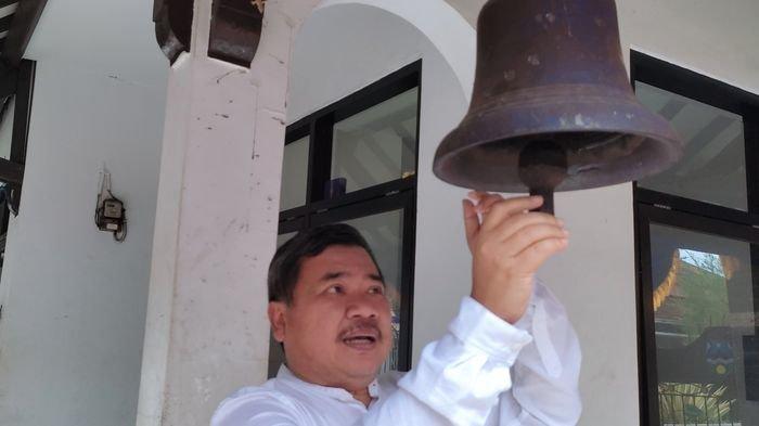 Melihat dari Dekat Lonceng Tua di Pendopo Garut, Ternyata Sudah Ada ...