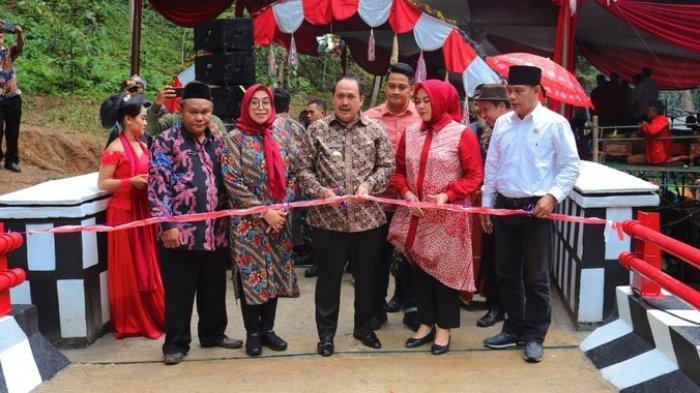 Warga Pamuntuan Pangandaran Kini Miliki Jembatan Penghubung Setelah ... Warga Pamuntuan Pangandaran Kini Miliki Jembatan Penghubung Setelah ...