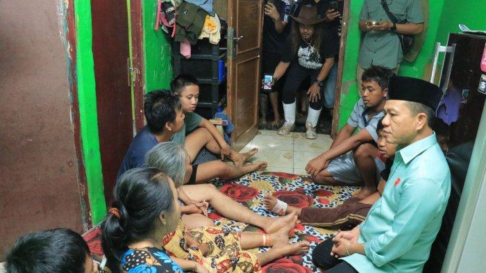 Gercep Tinjau Korban Banjir di Baleendah dan Solokanjeruk, Dadang Supriatna Blusukan Malam-malam ...