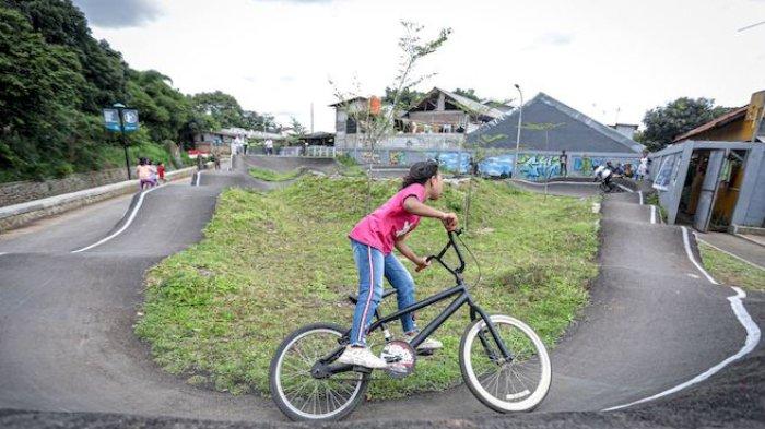 Sepadan Sungai Cikapundung Kolot Disulap Jadi Indah, Ruang Publik Baru ...