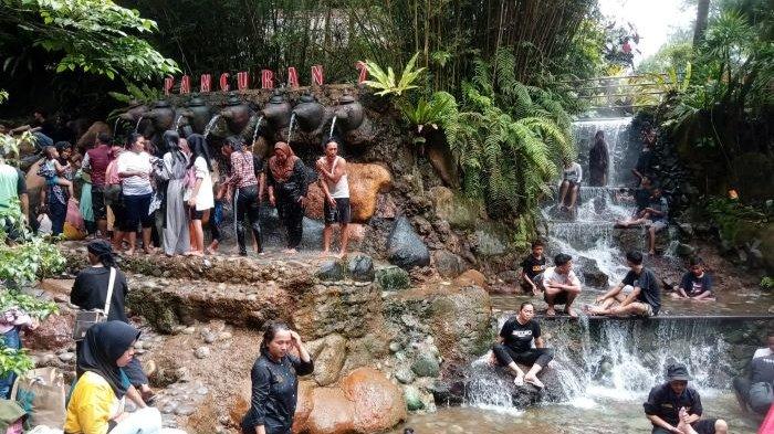 Tempatnya Indah, Curug Jodo dan Pancuran 7 Jadi Pilihan Wisatawan yang ...