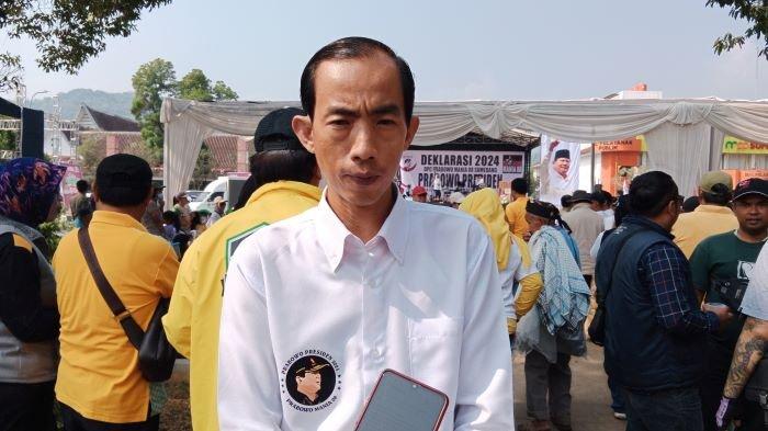Jokowi KW Jadi Pusat Perhatian saat Hadiri Deklarasi Prabowo Mania 08 ...