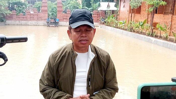 Dedi Mulyadi Salurkan Bantuan di Sukabumi, Sebut Bencana Banjir Terjadi Akibat Keteledoran ...