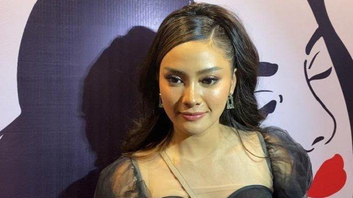 Artis Devina Kirana Ayu Banting Stir Fokus Bisnis Perhiasan Asal Korea Selatan - Tribunjabar.id