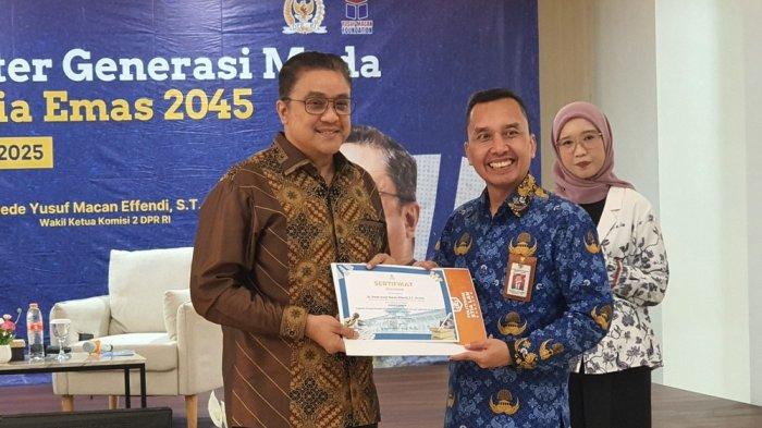 Di Hadapan Mahasiswa Politeknik STIA LAN Bandung, Dede Yusuf Ungkap ...