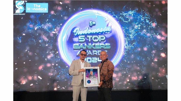 Direktur Utama Bank BJB Yuddy Renaldi Terima Penghargaan Indonesia 10 ...