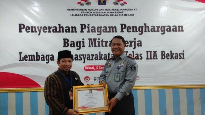 Dompet Dhuafa Menerima Penghargaan dari Kemenkumham RI Atas Program Bina Santri Lapas ...