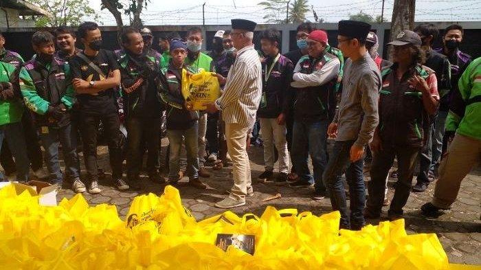 Menjelang Lebaran, Agun Gunanjar Siapkan 8.000 Paket Sembako dan 7.000 ...