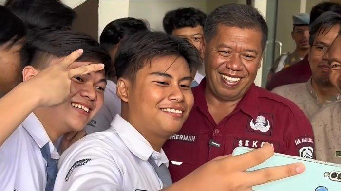 Motto Hidup ‘ES BATU’ Eman Suherman Menginspirasi Generasi Muda Majalengka - Tribunjabar.id