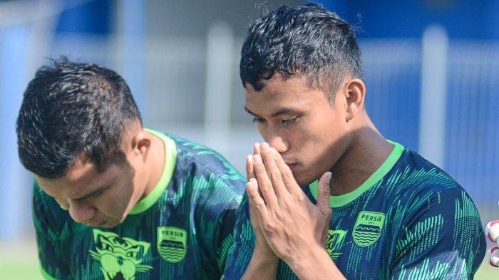 Bobotoh Meminta Eriyanto Segera Dapatkan Menit Bermain di Persib ...