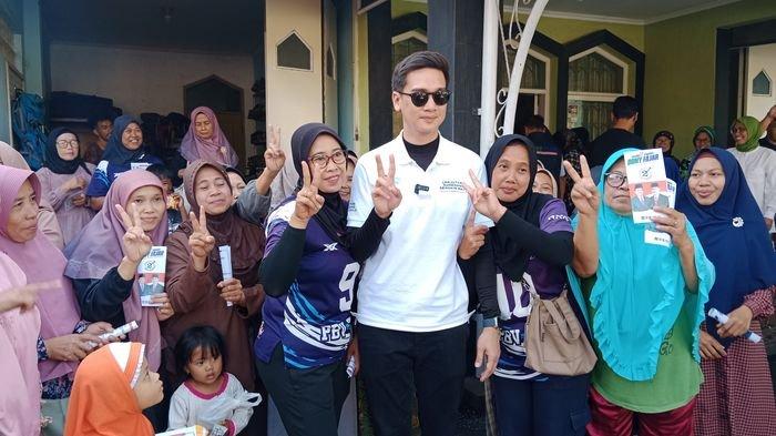 Warga Sambut Dony-Fajar di Jatinangor Sumedang, Fajar Aldila: Insya ...