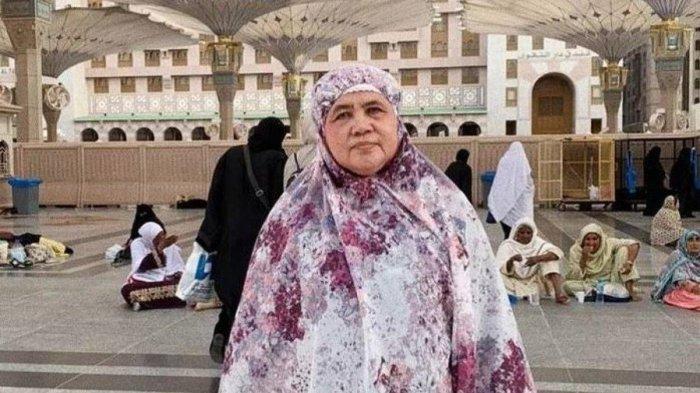 Sering Tolak Dipanggil Hajah, Ternyata Mamah Dedeh Sudah Haji 33 Kali ...
