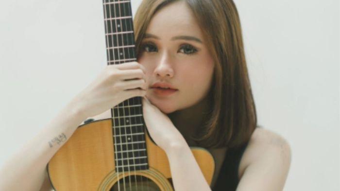 Kisah Penyanyi Fanny Soegi Baru Tahu Diadopsi saat Usia 19 Tahun ...
