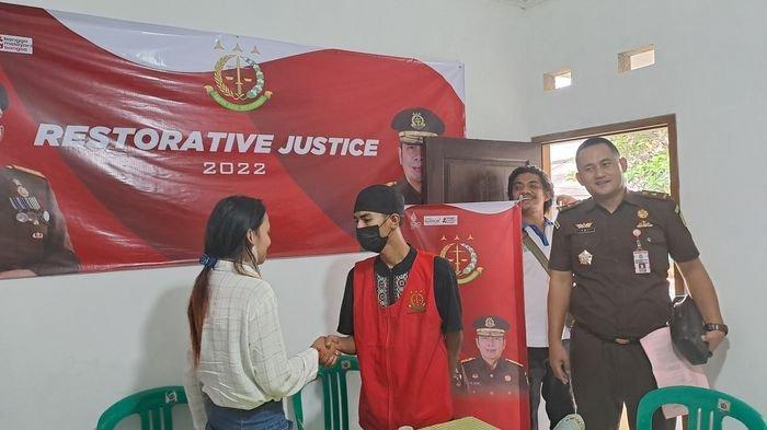 Kejari Kota Sukabumi Berikan Restorative Justice Pelaku Kekerasan pada Mantan Istri, Ini ...