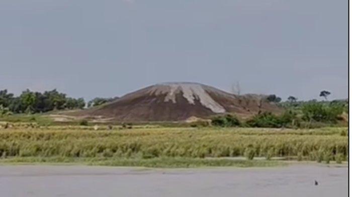 Viral Gundukan Disebut-sebut Gunung Baru Muncul di Grobogan usai Gempa ...