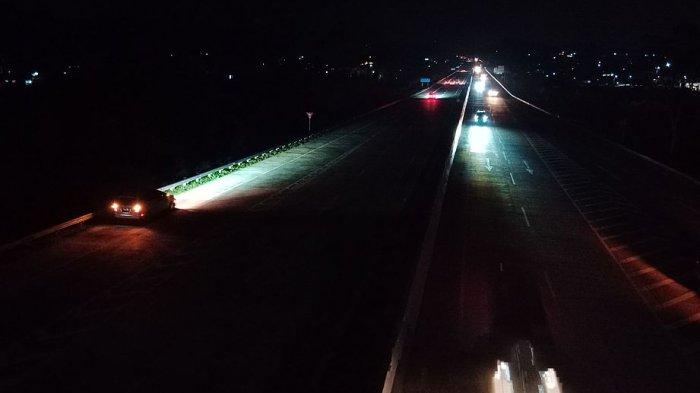 Awas Jalan Licin, Arus Balik H+3 Lebaran Malam di Tol Cisumdawu dan Jalur Arteri Sumedang Lancar ...