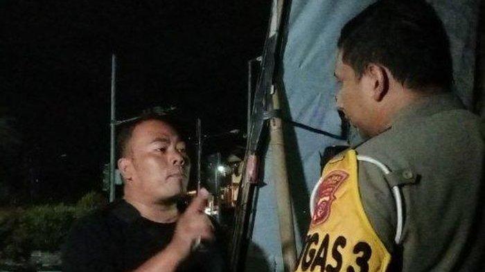 Warga Tunjuk-tunjuk Polisi Gara-gara Tak Bisa Tembus Car Free Night di Jalan Raya Puncak Bogor ...