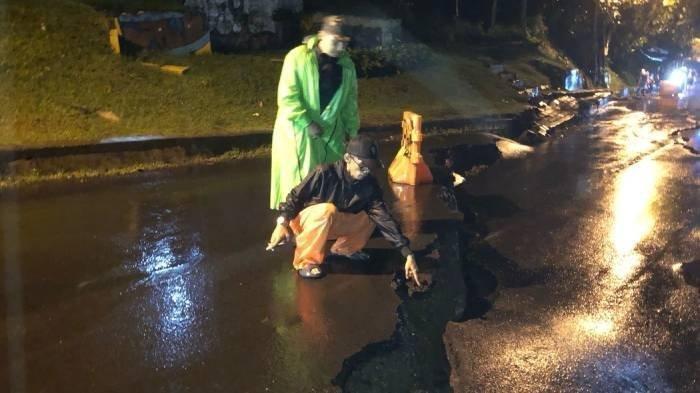 Jembatan Loji Bogor Ambruk Terhantam Banjir Bandang, Dedi Mulyadi Minta Dinas Perbaiki Sekarang ...