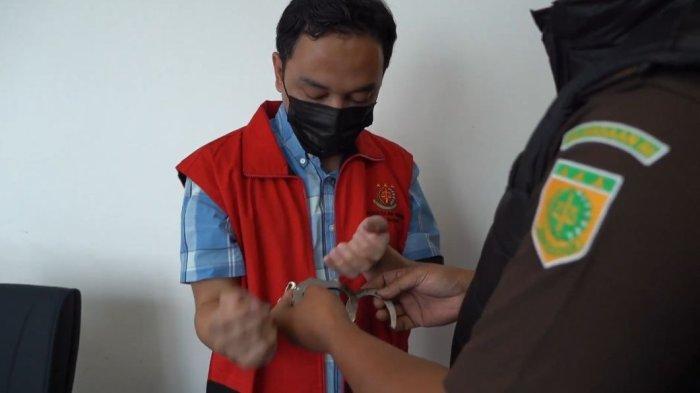 Kepala BKPSDM yang Anak Mantan Bupati Majalengka, Irfan Nur Ditahan Kejati Jabar Kasus Korupsi ...