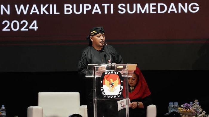 Debat Pilkada Sumedang, Irwansyah Putra Dukung Energi Terbarukan ...