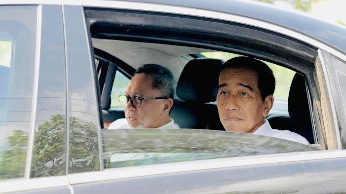 Ketika Presiden Jokowi Cemberut dalam Mobil Kepresidenan, 'Offroad' Lewati Jalan Rusak di ...