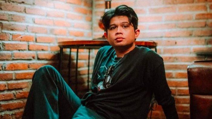 SOSOK Julian Kaisar Vokalis Band Juicy Luicy, Ternyata Pernah Jadi Pemain Persib Bandung ...