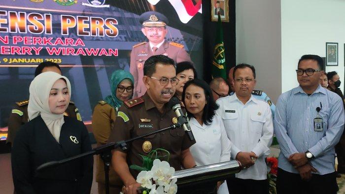 Kejati Belum Terima Putusan Penolakan Kasasi Herry Wirawan dari MA ...