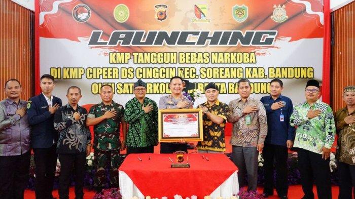 Kapolresta Bandung Kombes Kusworo Wibowo Resmikan Kampung Tangguh Bebas Narkoba di Cipeer ...