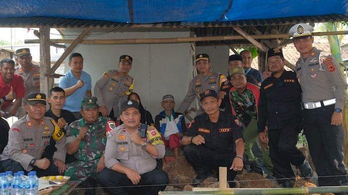 HUT Ke-78 Bhayangkara: Dulkosim Dihadiahi Rehab Rumah Oleh Kapolres ...