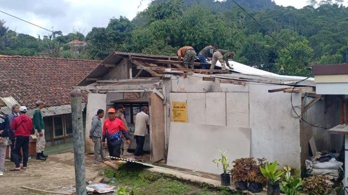Genting Hingga Parabola Beterbangan, 40 Rumah Rusak Akibat Hujan dan ...