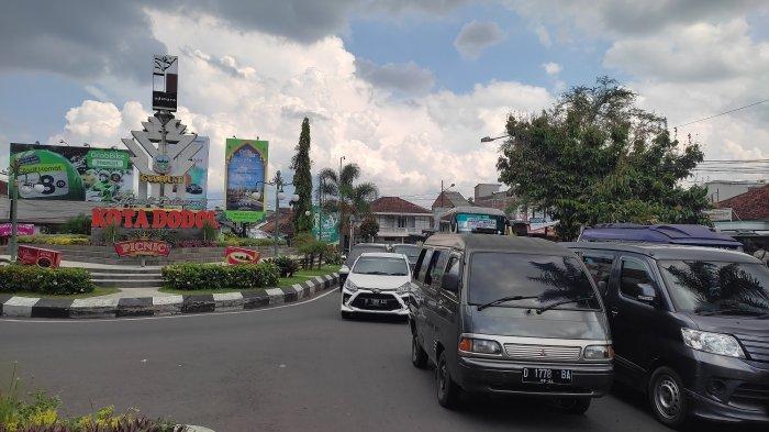 Tempat Wisata di Garut Mulai Diserbu, Arus Lalu Lintas di Jalanan Garut ...
