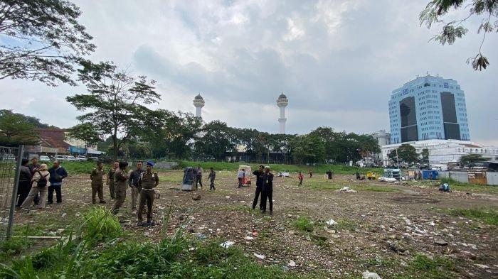Farhan Ngamuk Saat Sidak ke Eks Lahan Palaguna Bandung, "Nurut, Bongkar ...