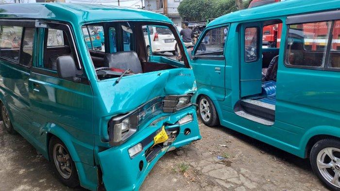 Tabrakan Angkot vs Avanza di Sukabumi, Bagian Depan Mobil Penyok dan ...