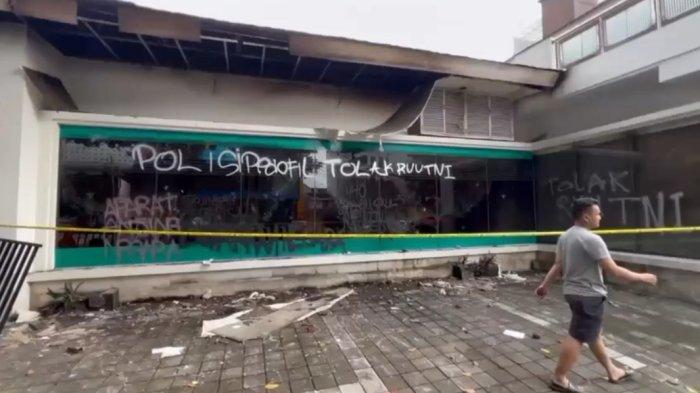 Kantor di Bandung Dibakar Sekelompok Orang, Hana Bank Pastikan Data Nasabah Aman - Tribunjabar.id