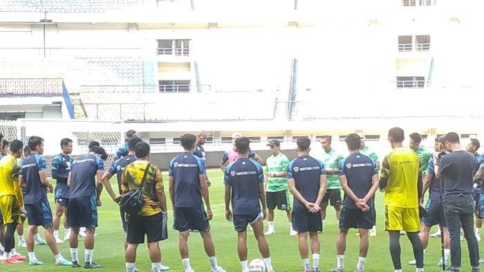 Peringatan untuk Punggawa Persib Bandung, Yaya Sunarya Tak Segan ... Peringatan untuk Punggawa Persib Bandung, Yaya Sunarya Tak Segan ...