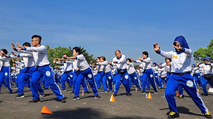 Ribuan Warga Bandung Latihan Bersama Ling Tien Kung, Tekankan Keaslian ...