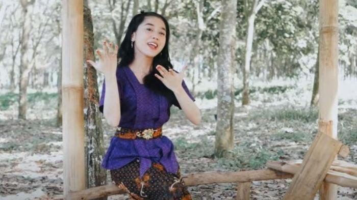 Chord Lagu Ulah Ceurik Versi Azmy Z, Lagu Sunda Dipopulerkan Yana ...