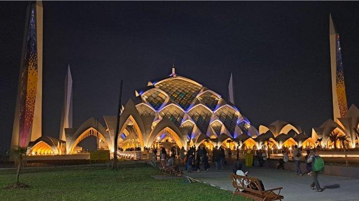 6 Masjid di Bandung untuk Muhasabah Akhir Tahun, Suasana Religius di ...