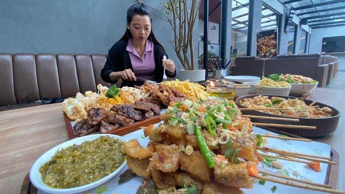 Ada Restoran Unik di Bandung, Sediakan Menu Jumbo Seberat 2 Kilogram ...