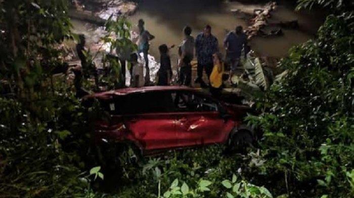 Mobil Rombongan Pengantin Terjun ke Jurang dan Hampir Masuk Sungai di ...