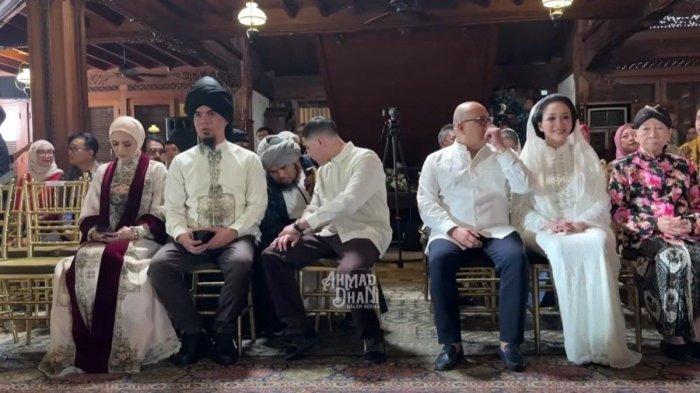 Potret Maia Estianty & Ahmad Dhani Bersalaman di Siraman Al Ghazali, Mulan dan Irwan Mussry ...