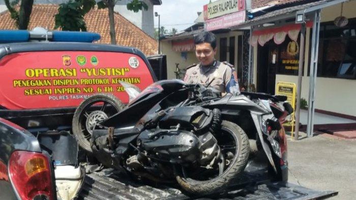 Roda Sepeda Motor Nyangkut di Rel, Dua Perempuan Muda di Tasik Nyaris ...